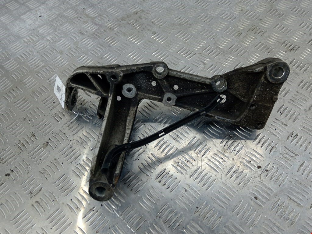 Рычаг передний левый Volkswagen Caddy 3 1K0407151AA арт. 1923815
