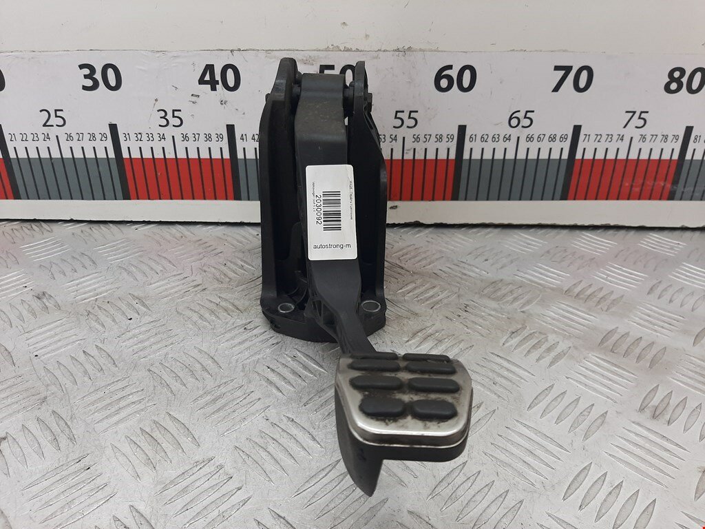 Педаль сцепления Volkswagen Golf 5 1K2721318D арт. 2030092