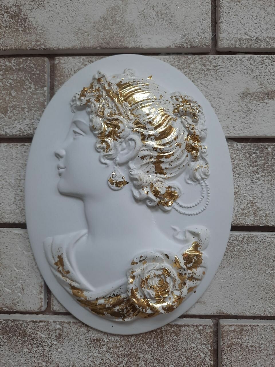 Декоративное панно на стену Девушка/ Украшение на стену (золотая поталь)