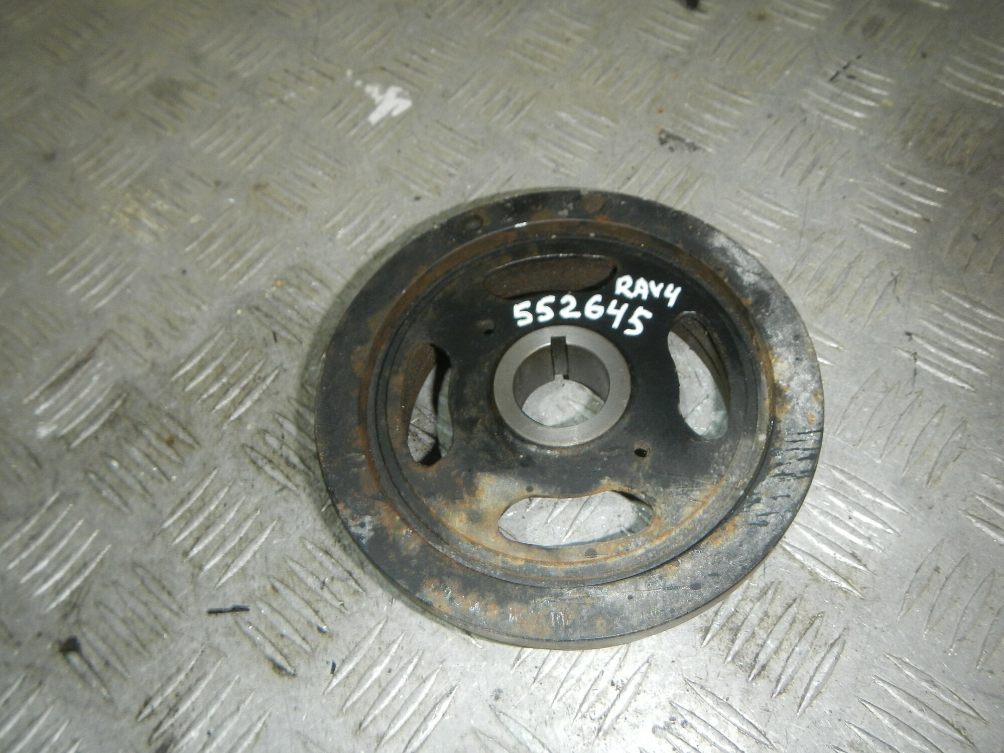 Б/У Шкив коленвала, Toyota (Тойота)-RAV4 (13-) TOYOTA RAV4 (13-) 2ARFE. Коррозия. 552645 TOYOTA арт. 1347036010