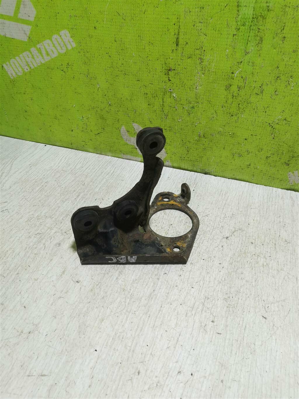 Кронштейн (сопут. товар) VW Golf 3 Vento 91-97