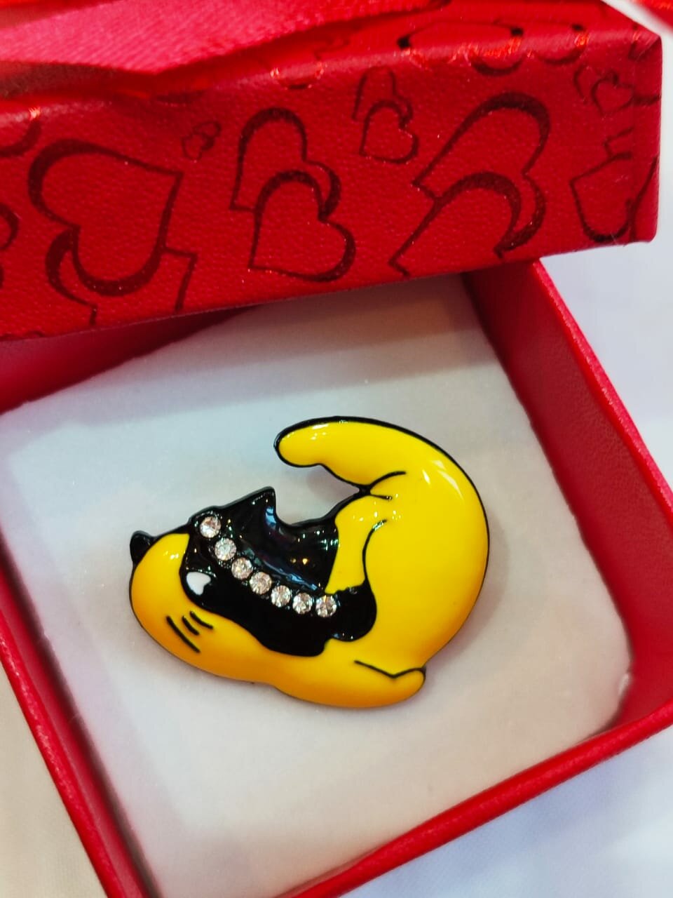 Брошь, эмаль, стразы