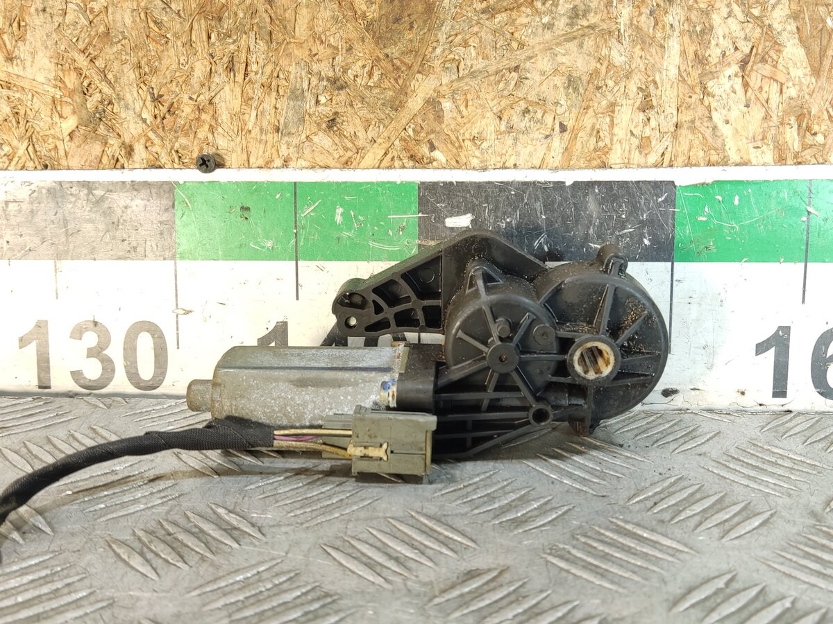 Моторчик регулировки сиденья MERCEDES GL w166 826649984