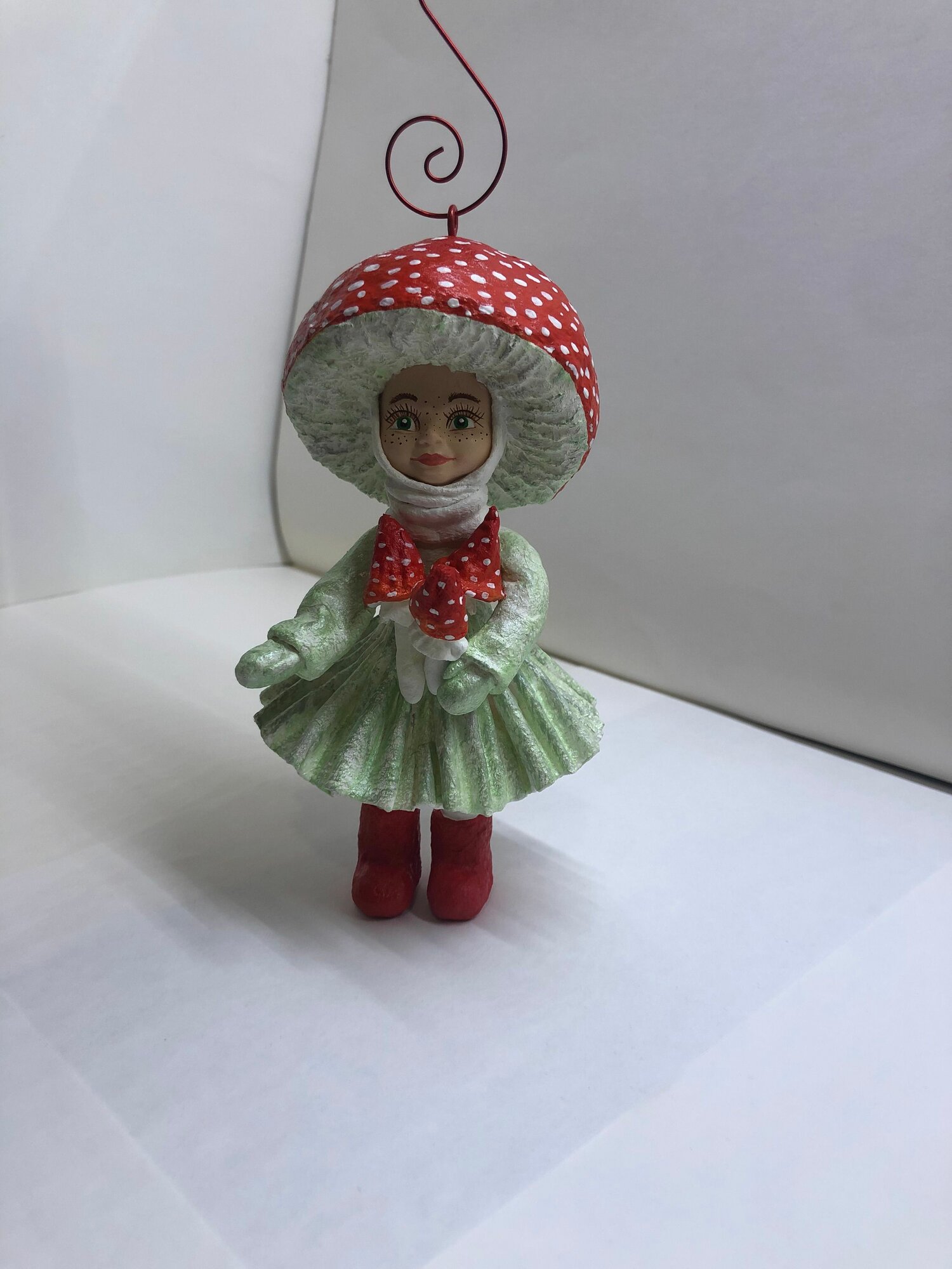 Ватная игрушка "Девочка грибочек"