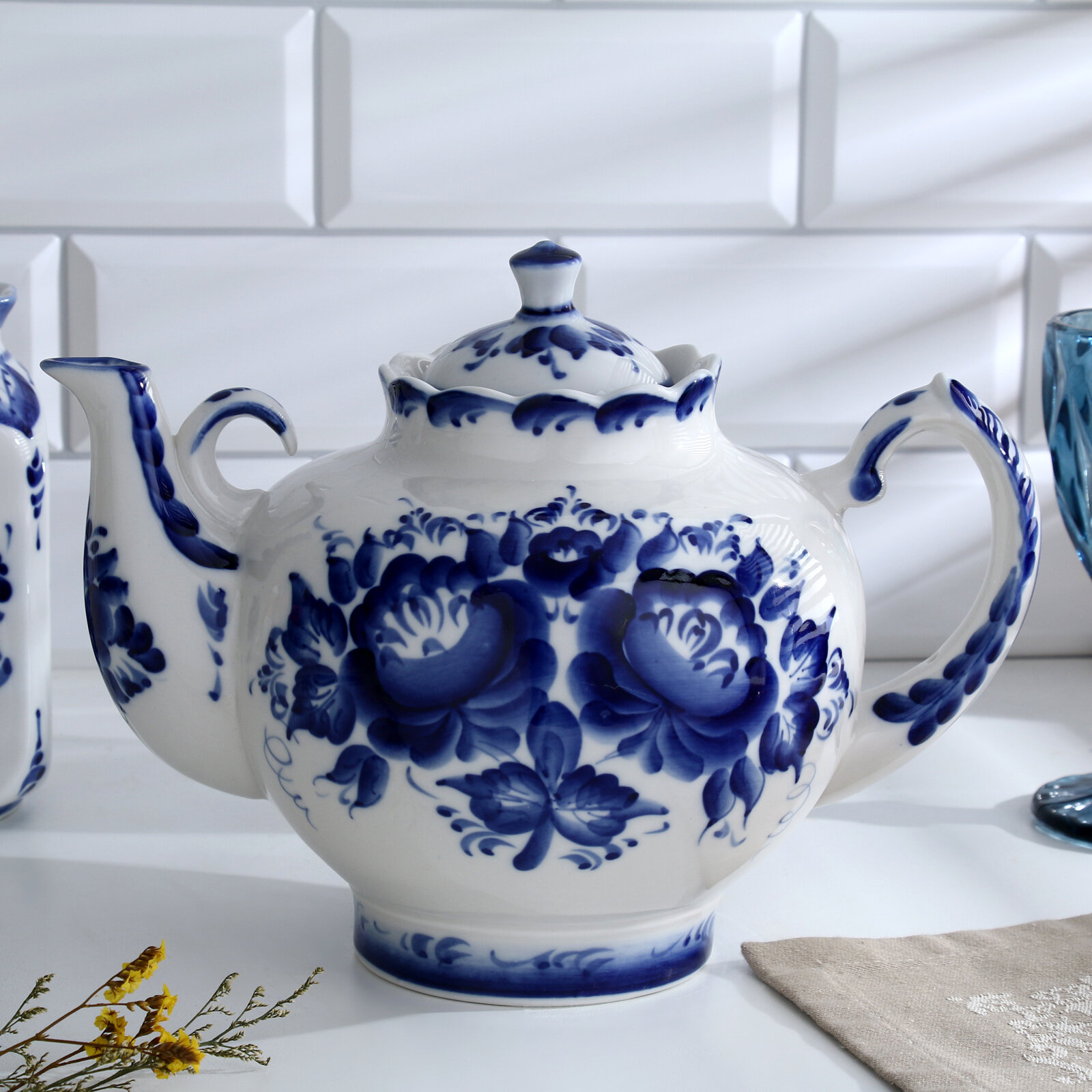 Чайник заварочный «Семейный», h=19 см, 2.1 л, фарфор гжель