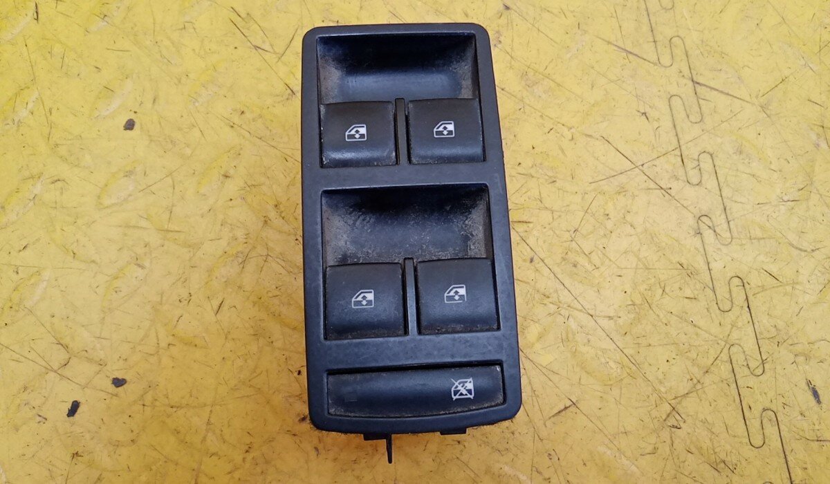 Блок управления стеклоподъемниками Insignia Opel 13301743