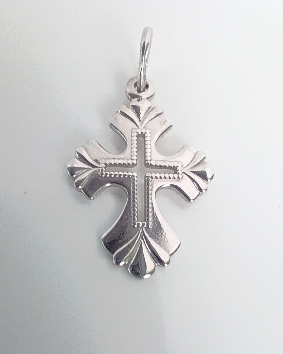 Крестик Эстерелла, серебро, 925 проба, родирование