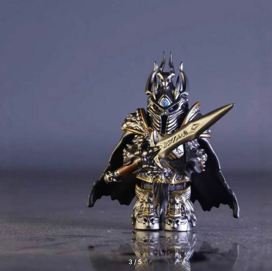 Конструктор мини фигурка Короля-лича из World of Warcraft. Мир Варкрафта.