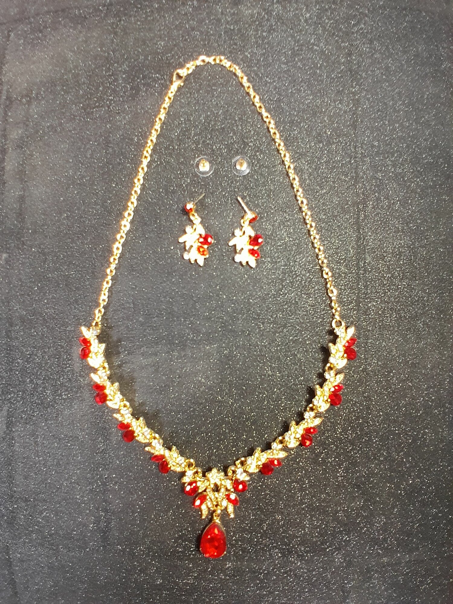 Комплект бижутерии: колье, стекло