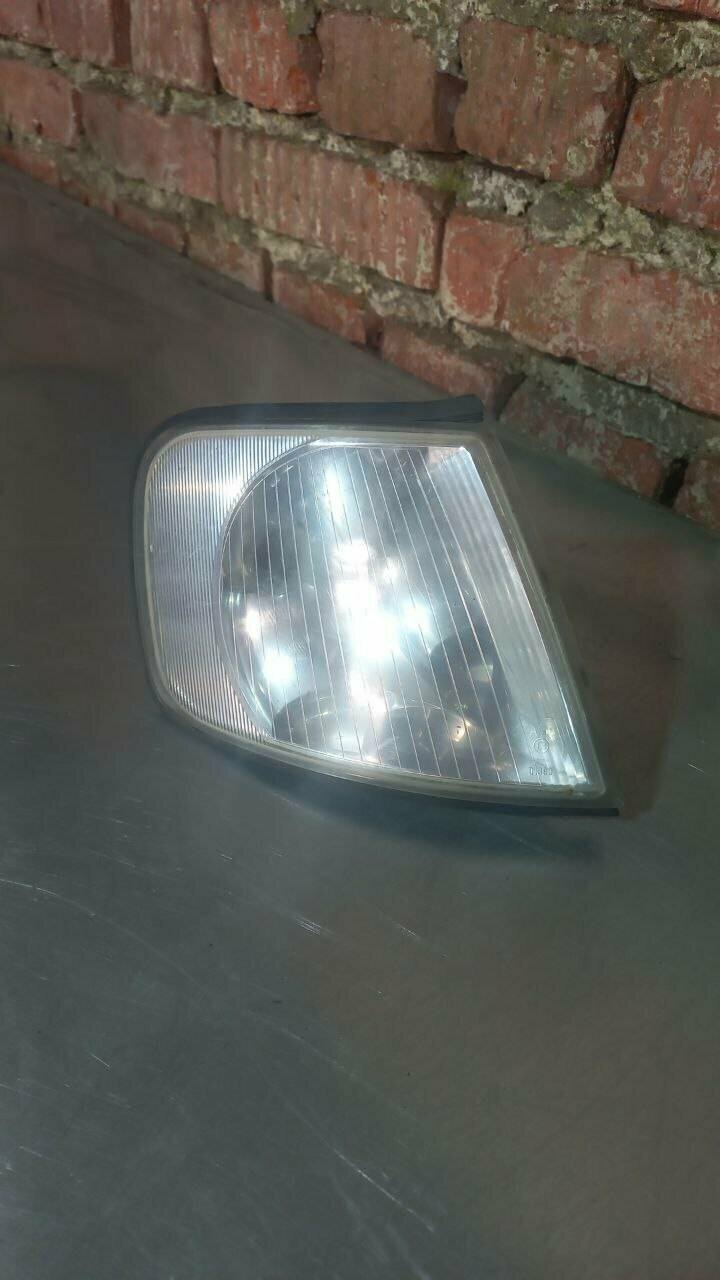 Поворотник правый Audi A3 8L (1996 - 2000) 963286