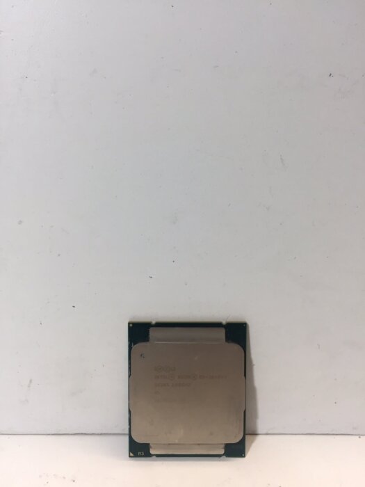 Процессор Intel Xeon E5 2640 v3