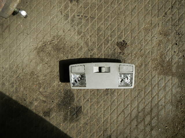 Б/У Плафон салонный, Mazda (Мазда)-3 (BK) (02-09) MAZDA 3 (BK) (02-09) с разбора хэтч целый 119632 MAZDA арт. GJ6A69970A77