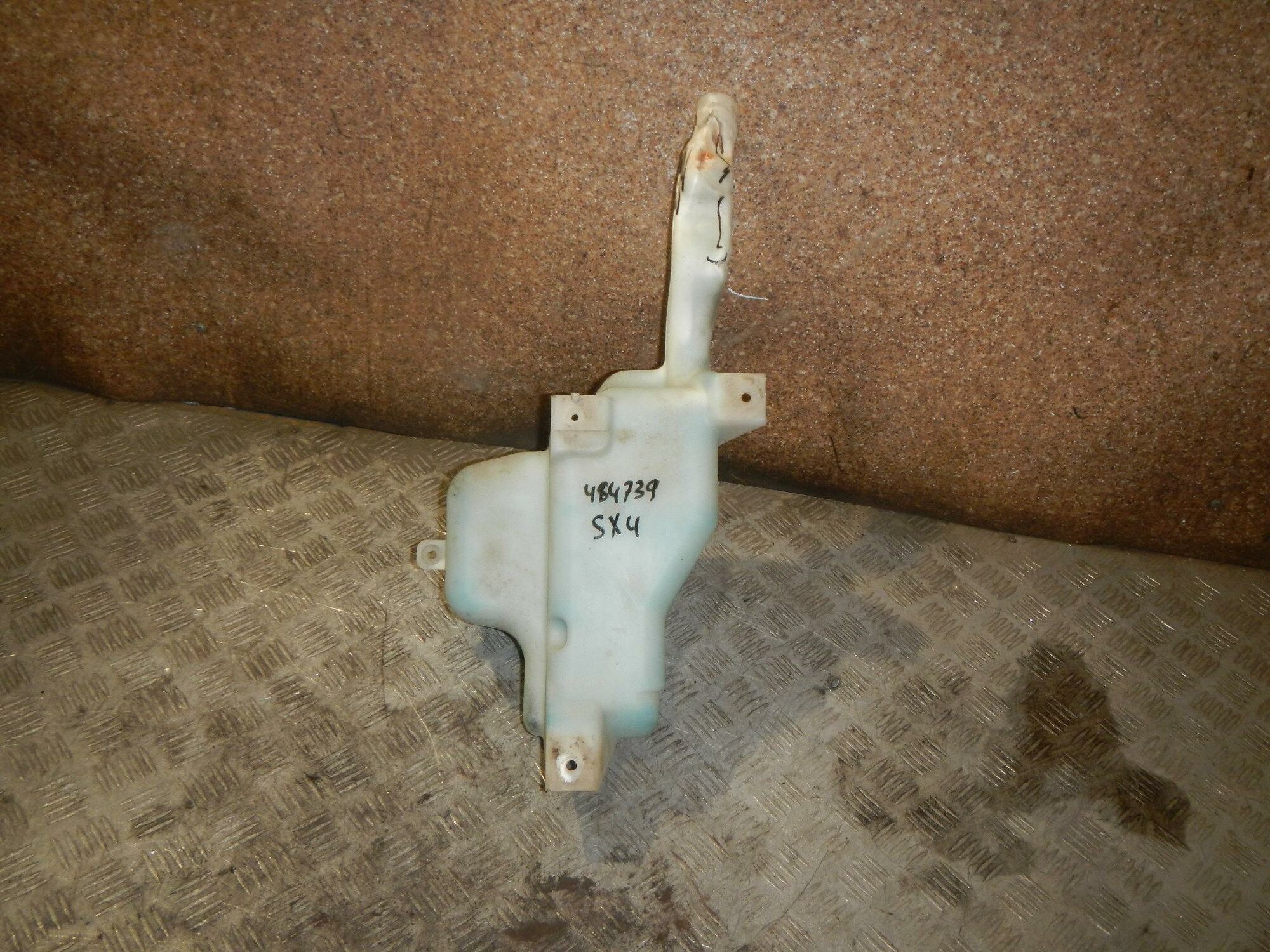 Б/У Бачок омывателя лобового стекла, Suzuki (Сузуки)-SX4 (06-) SUZUKI SX4 (06-) под 2 насоса хетчбэк деформация. 484739 S...