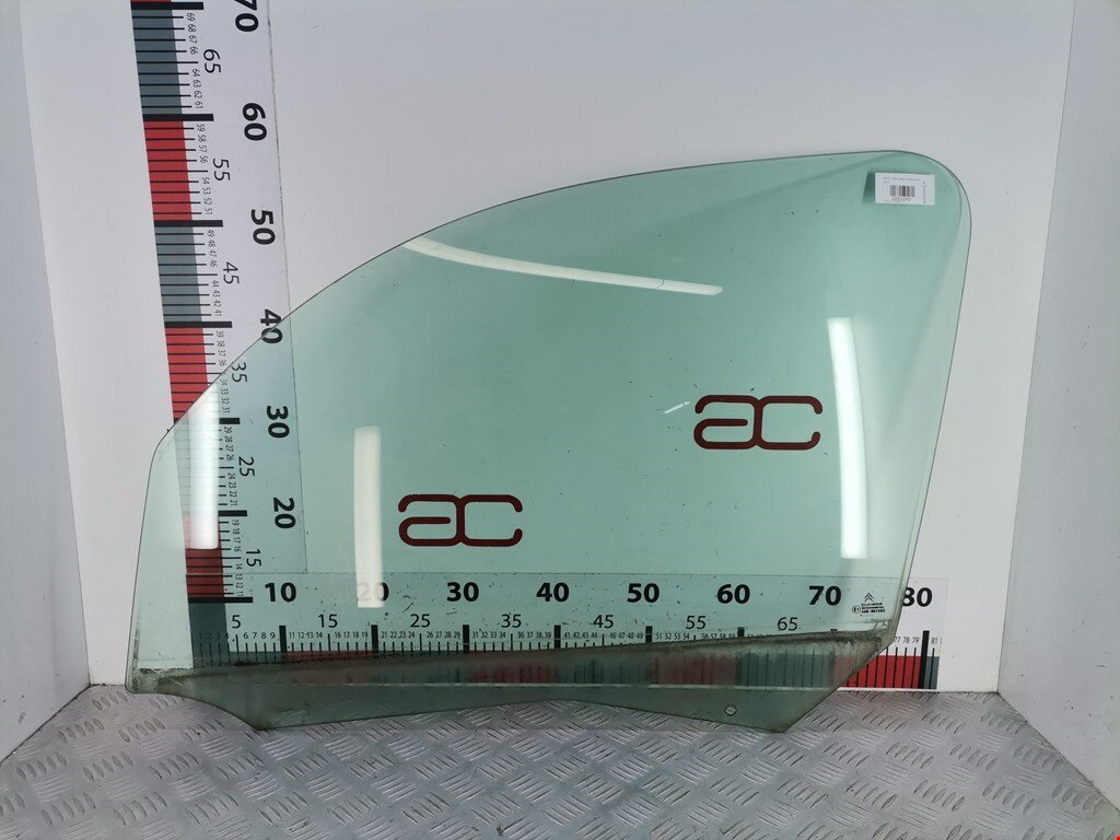 Стекло двери передней левой Citroen C3 Picasso 9201N5 арт. 2203283