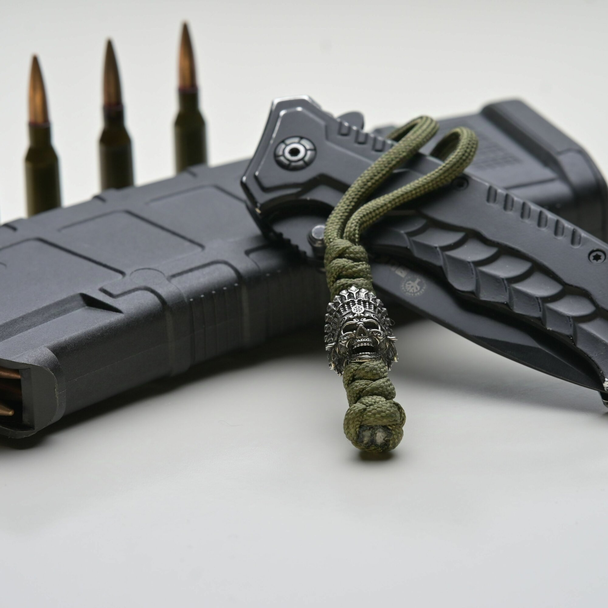 Темляк из паракорда "Маска Ацтеков". Бусины. Для ножа. Череп в маске