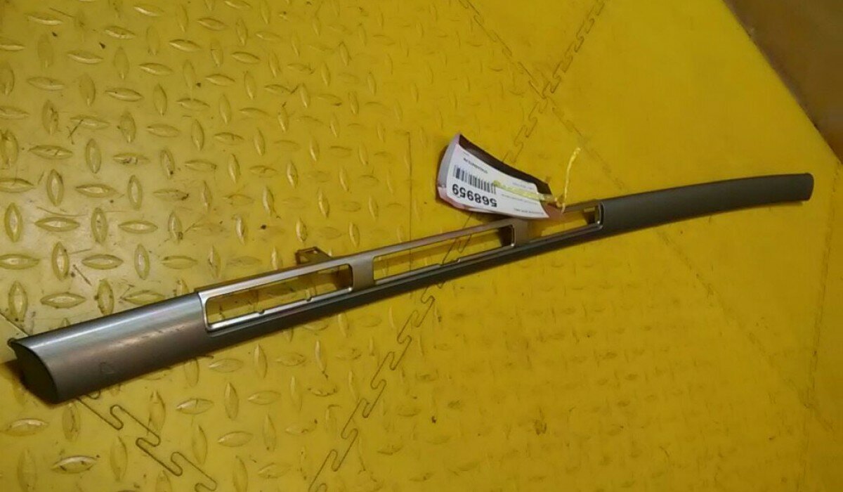 Накладка декоративная A8 (D3,4E) Audi 4E1853192