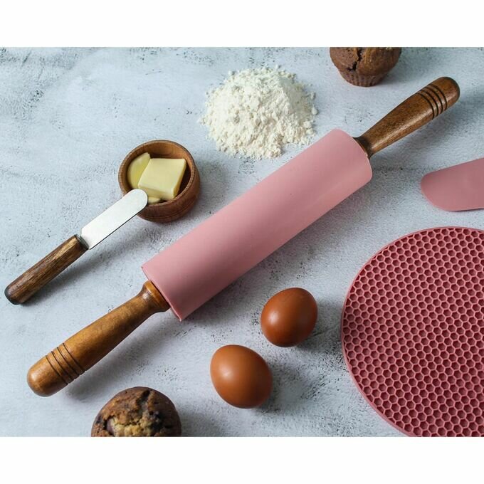 Скалка кулинарная силиконовая, с деревянными ручками. Длина 43см, диаметр-5см.