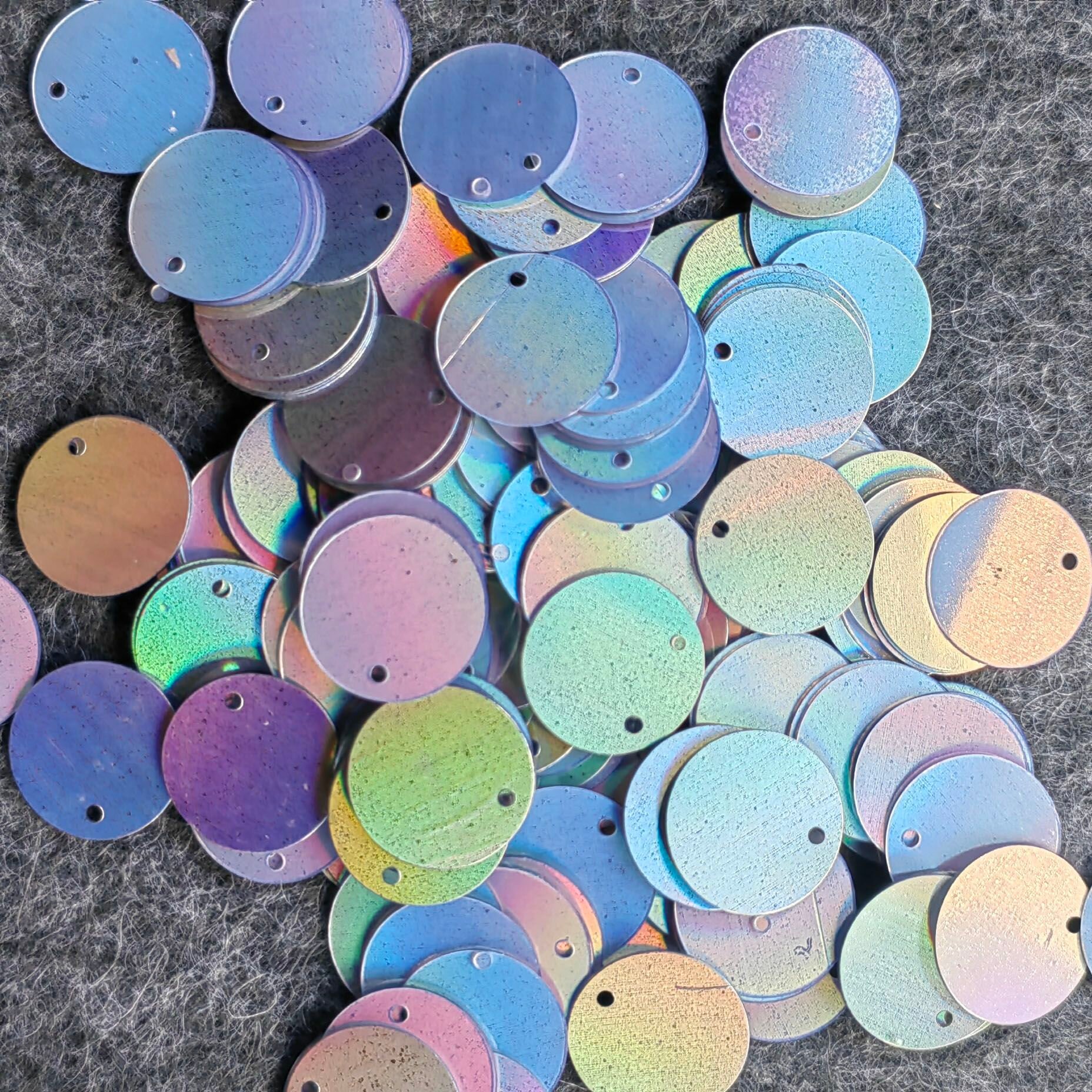 Пайетки для вышивки 15 мм плоские, швейные блестки для декора одежды и аксессуаров, сменящий оттенок пришивные пайетки для рукоделия и творчества