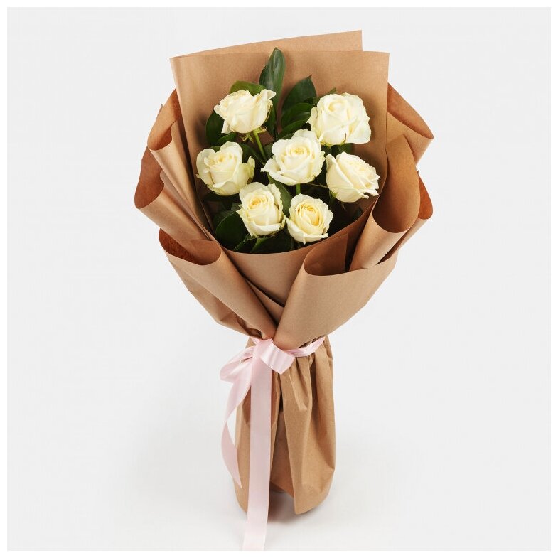 Букет роз Союзцветторг "Белая мечта", высота 60см, 7 роз, белая крафт-упаковка
