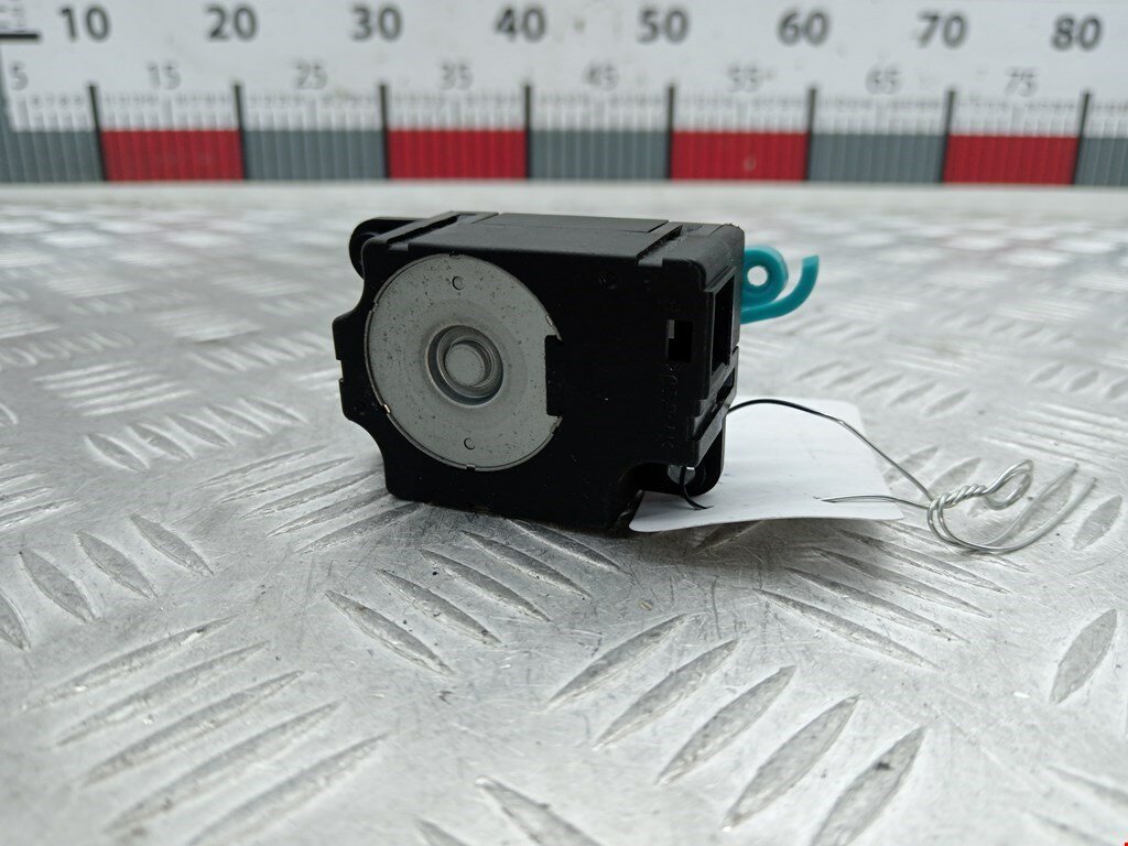 Сервопривод (электропривод моторчик привода) заслонки печки Nissan Note (E11) T1007781T арт. 1999233