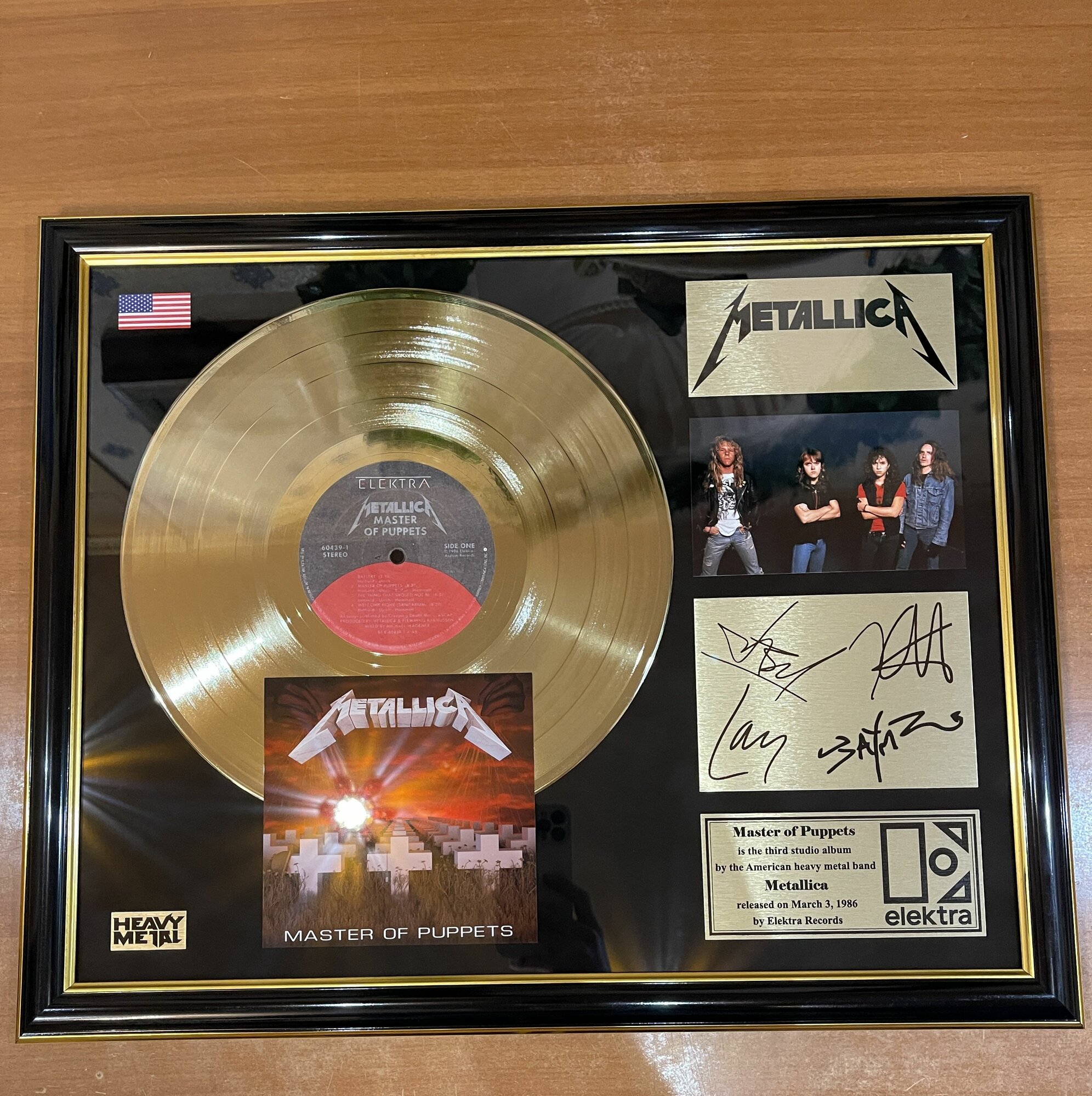 Metallica Master of puppets картина с золотым винилом 45х55см