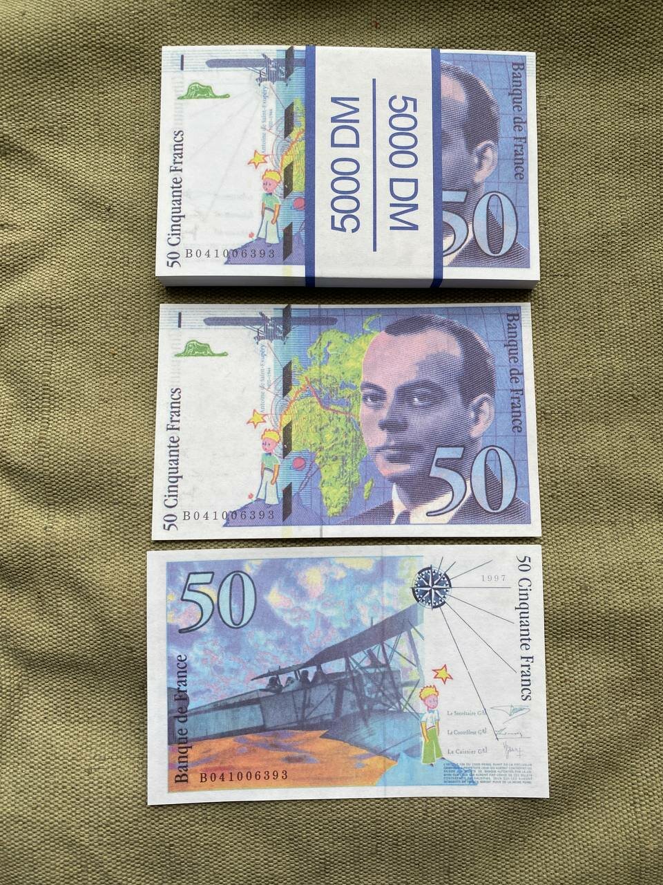 Пачка сувенирных денег 50 французских франков (Франция), 80 купюр (билеты банка приколов, бутафорские пачки)