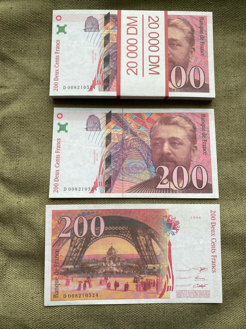 Пачка сувенирных денег 200 французских франков (Франция), 80 купюр (билеты банка приколов, бутафорские пачки)