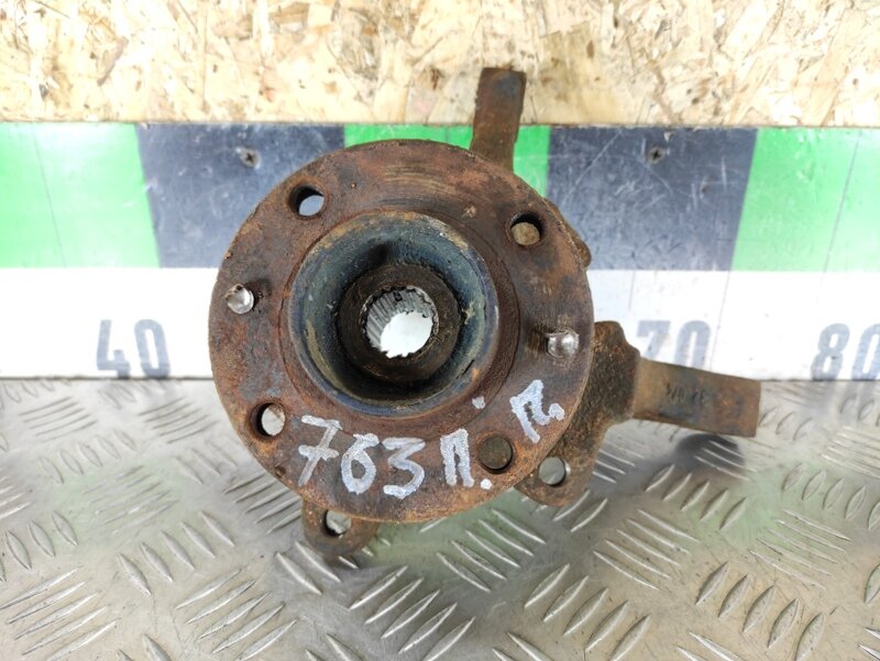 Кулак поворотный передний правый RENAULT CLIO 1998-2008 8200207313