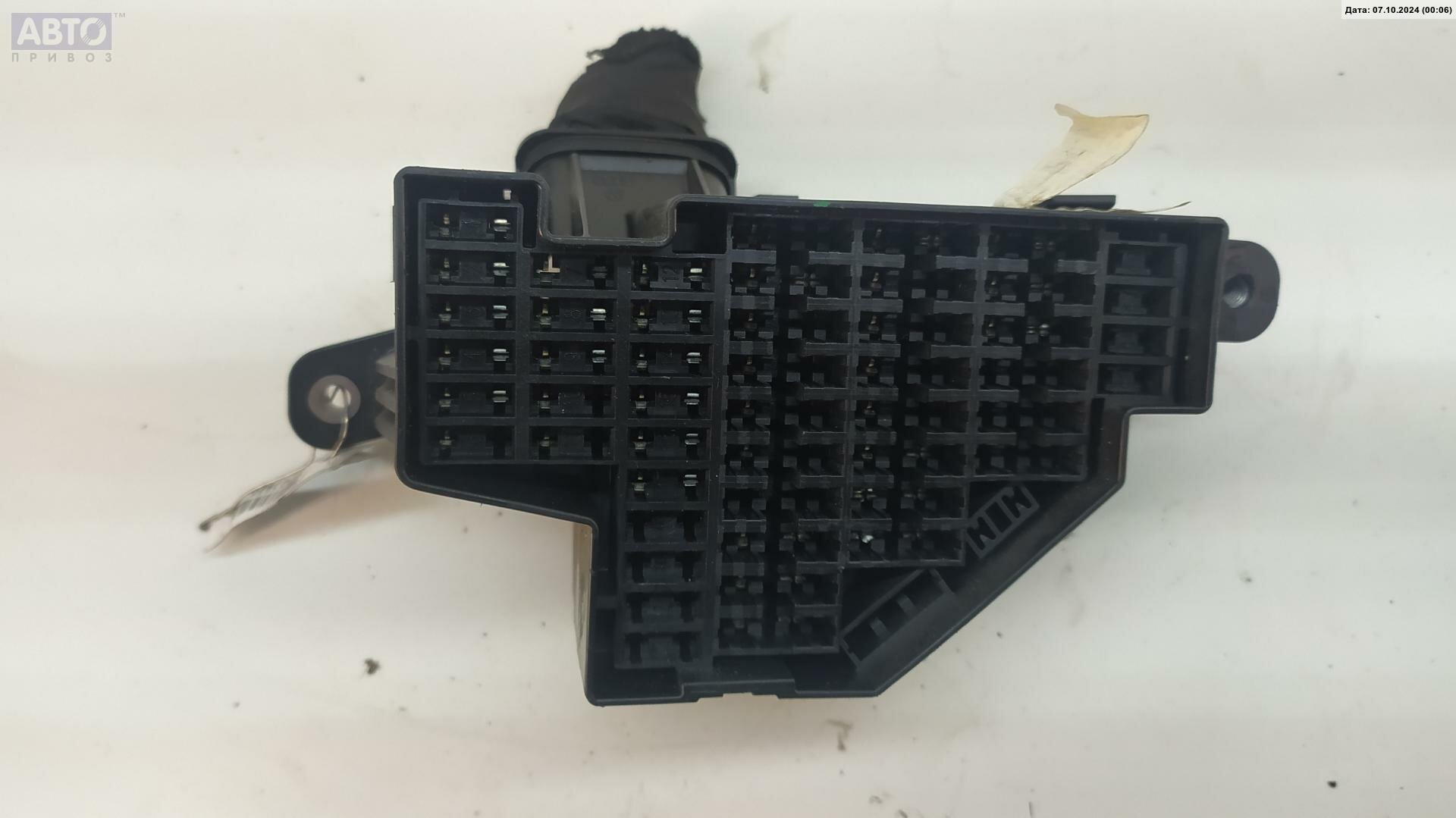 Блок предохранителей Volkswagen Passat B6