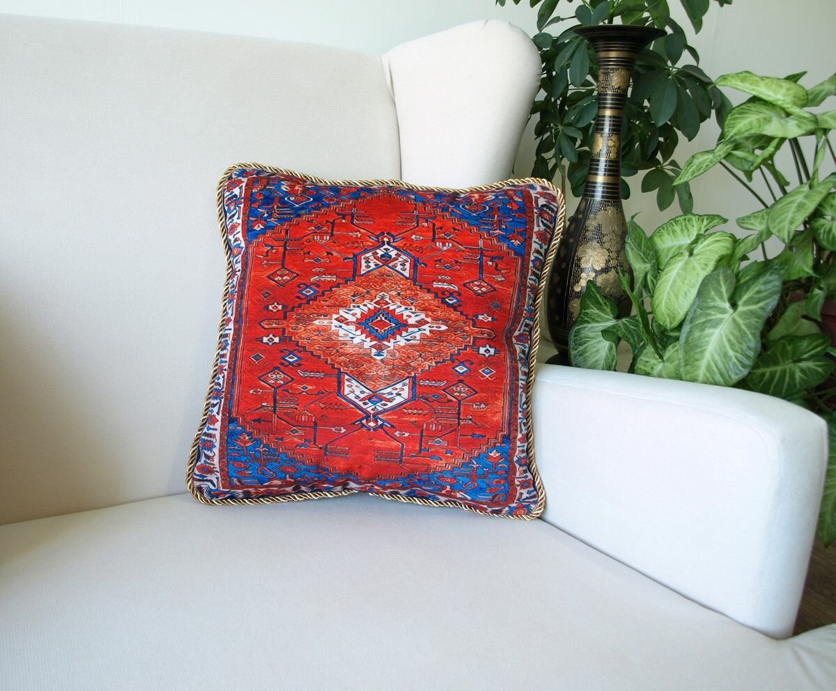 Подушка декоративная с кантом Лазурит Сказки Шахерезады 40х40 велюр