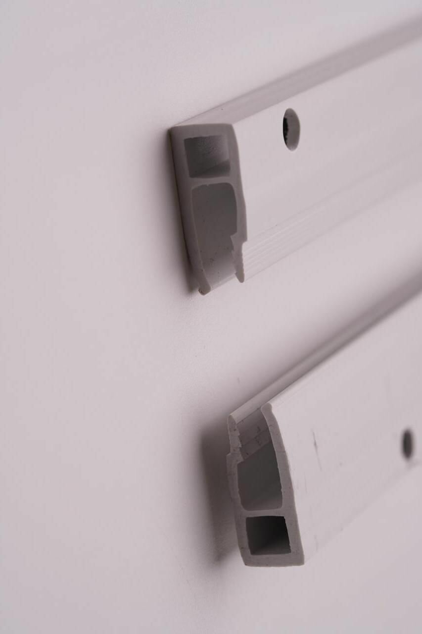 Профиль багет для натяжного потолка ПВХ стеновой 1 м