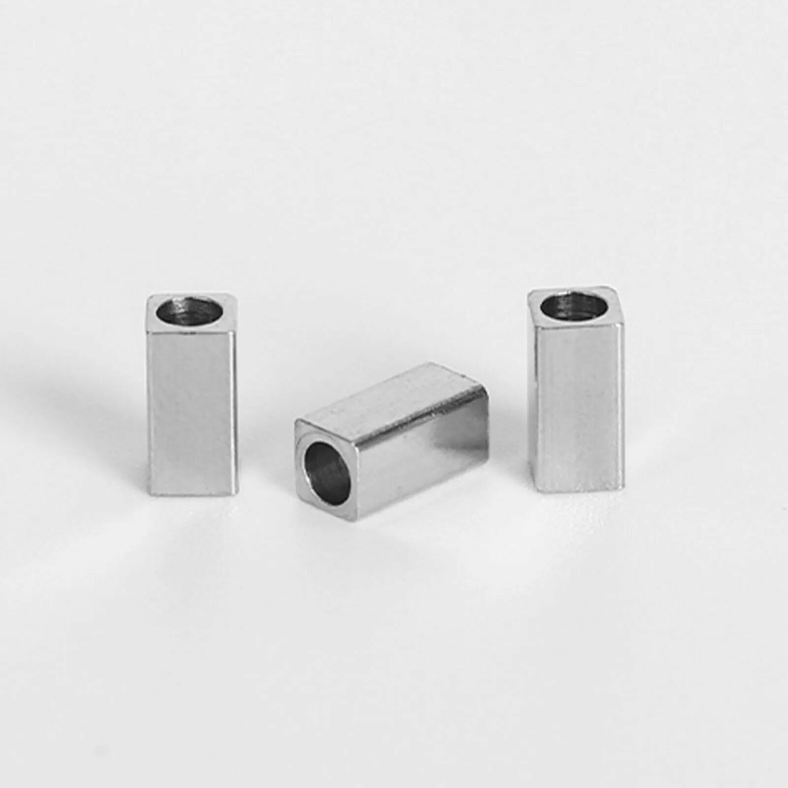 Кубы-бусины из нержавеющей стали S4-3x7mm-hole 2mm