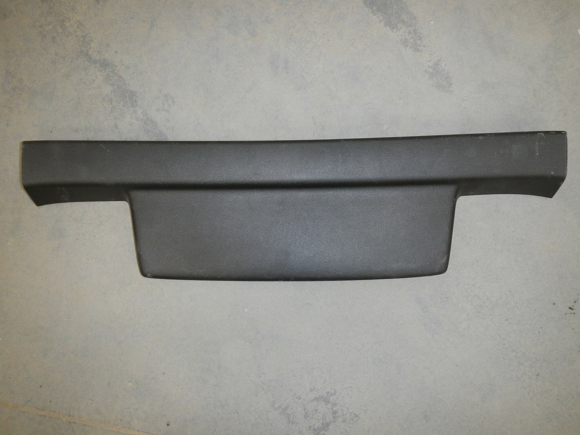 Б/У Обшивка двери багажника, Haval (Хавейл)-F7 (19-) Haval F7 (19-24) Новый, мелкие царапины. 588741 HAVAL арт. 6302112X...