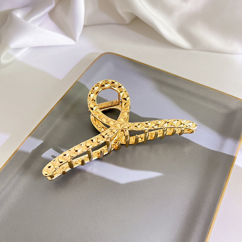 Геометрическая заколка "Акула", с кожаным узором и надписью, красная