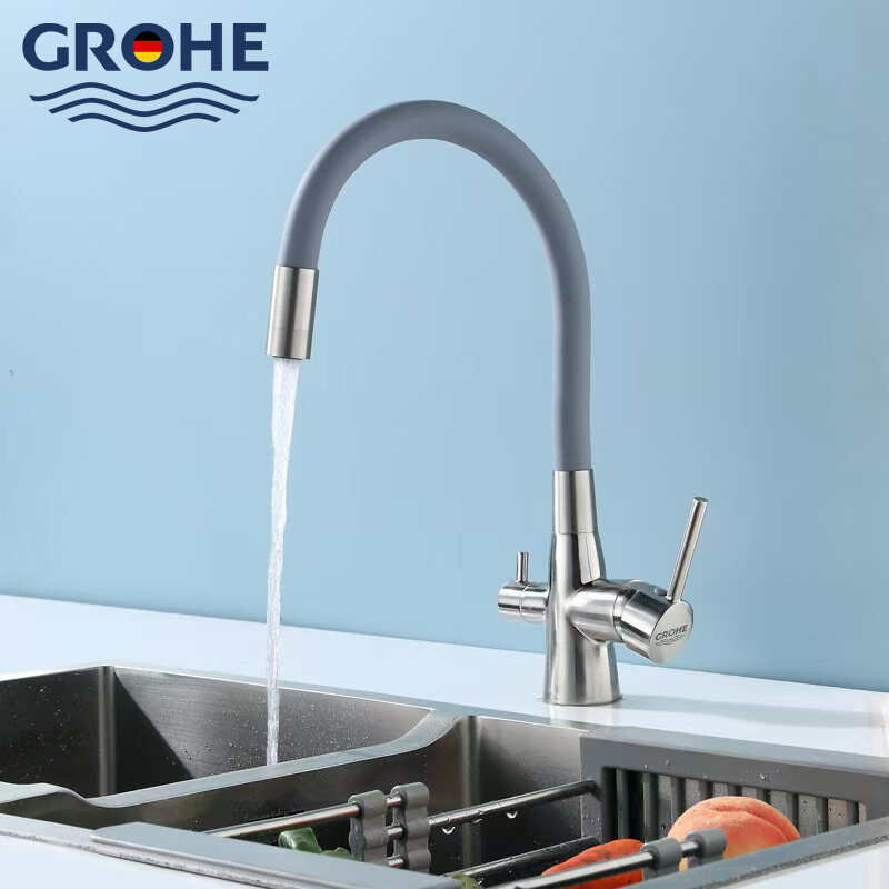 Кухонный смеситель Grohe 3-в-1 с поворотным изливом из силиконового материала.