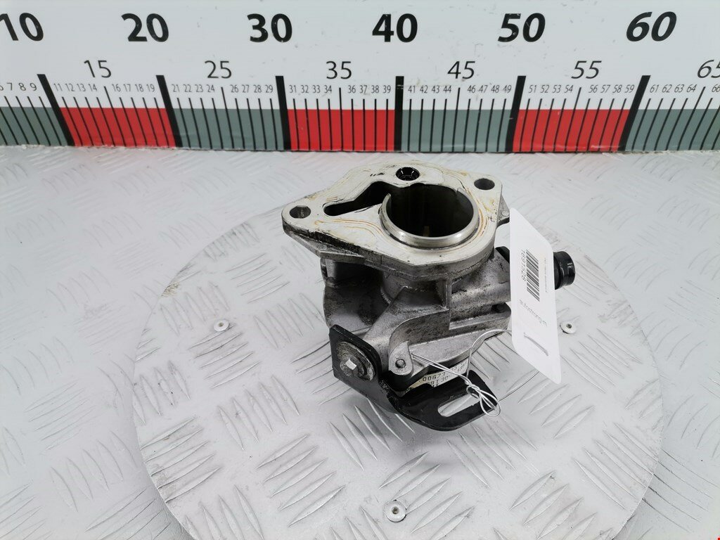 Насос вакуумный Nissan Qashqai 1 146505272R арт. 1691528