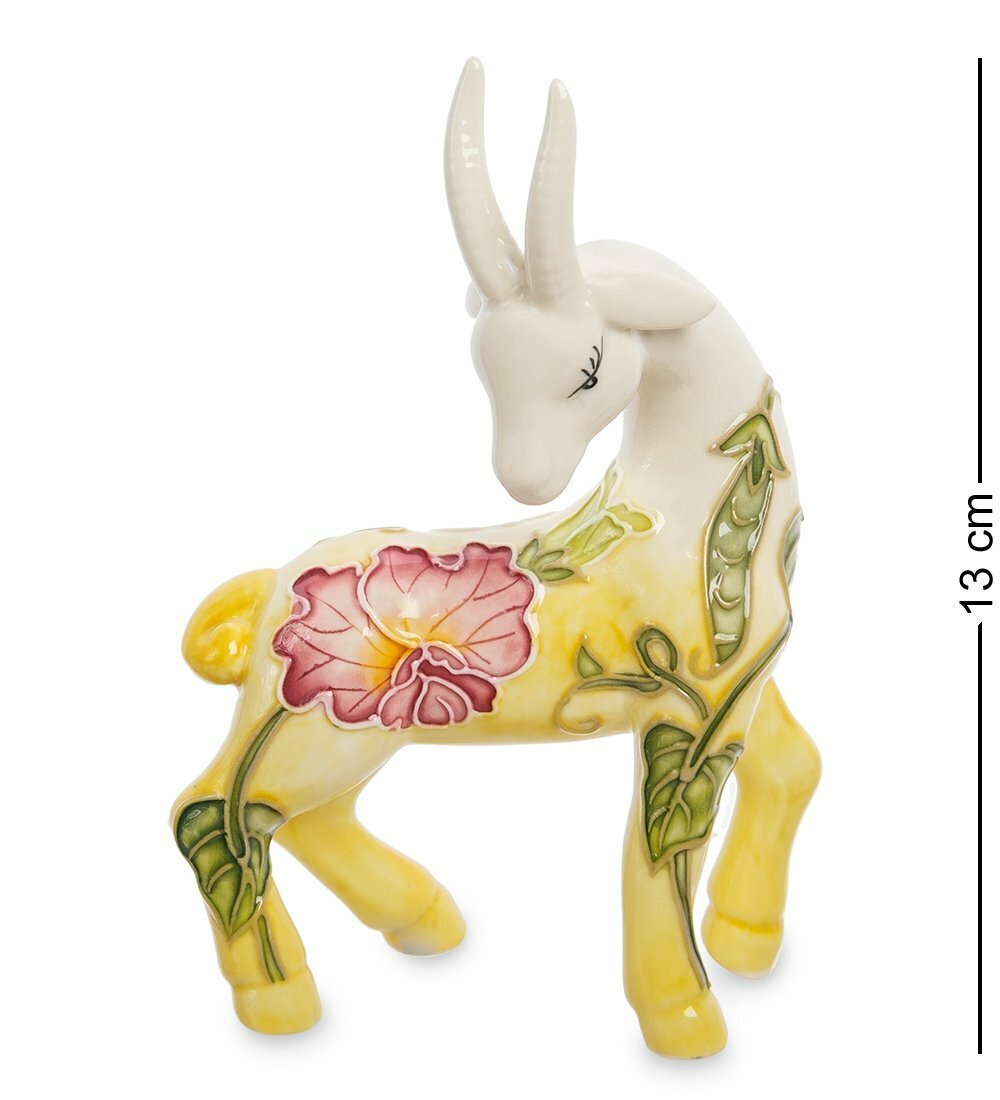 Фигурка интерьерная из фарфора 'Коза'