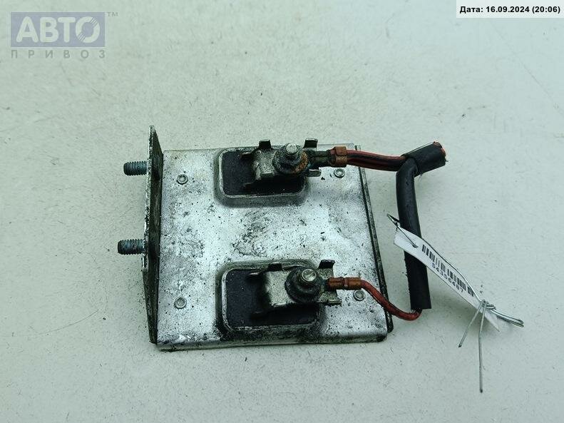 Блок управления вентилятором радиатора Audi A4 B5 (1994-2001)