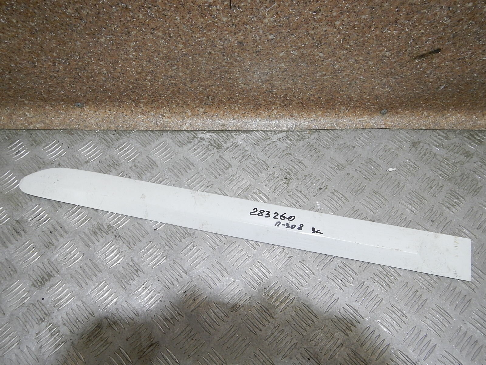 Б/У Брызговик задний левый, Peugeot (Пежо)-307 (01-07) PEUGEOT 307 (01-07) универсал Царапины. 283260 Peugeot-Citroen арт...