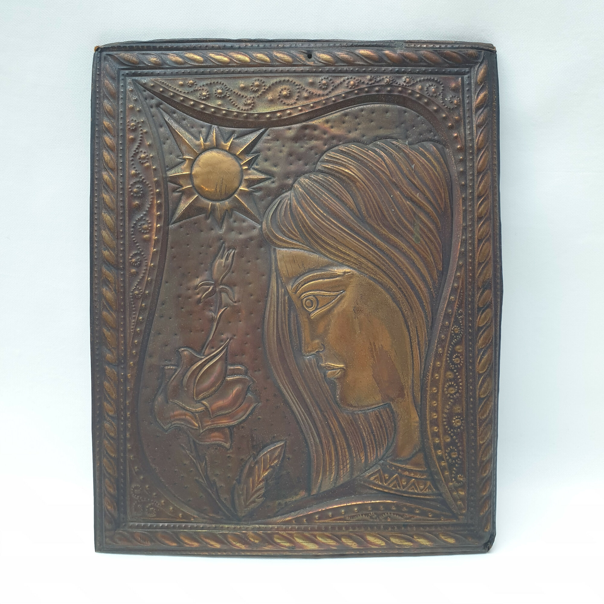 Винтжное панно чеканка Девушка с розой 22х28 СССР