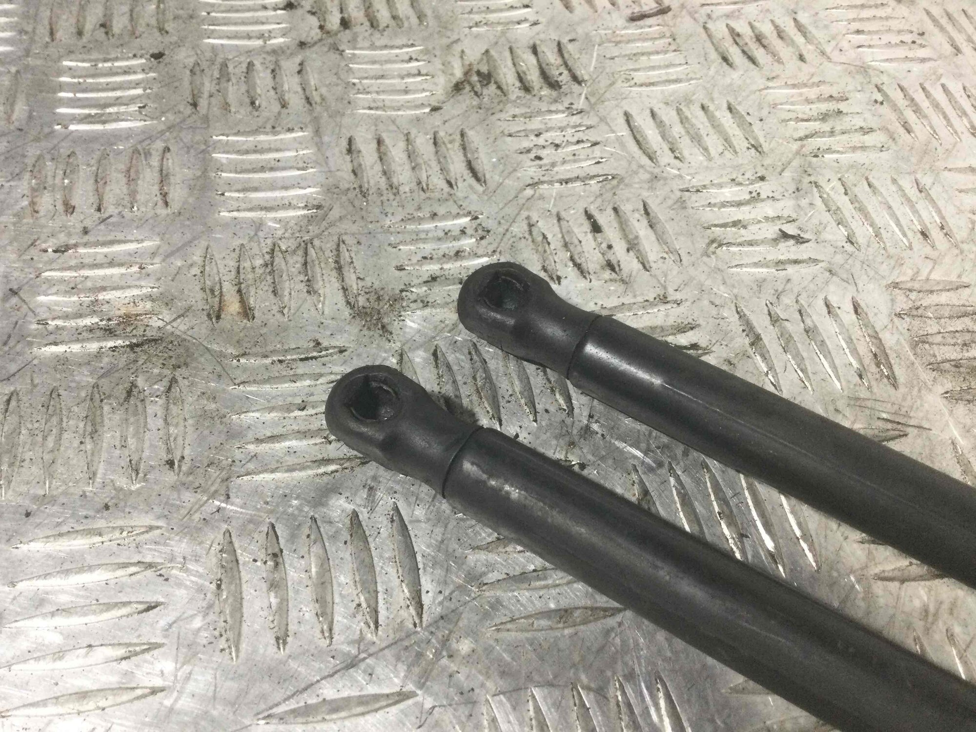 Б/У Амортизатор крышки багажника (3-5 двери) Opel Meriva 1 поколение 2002 - 2006 2005 г.