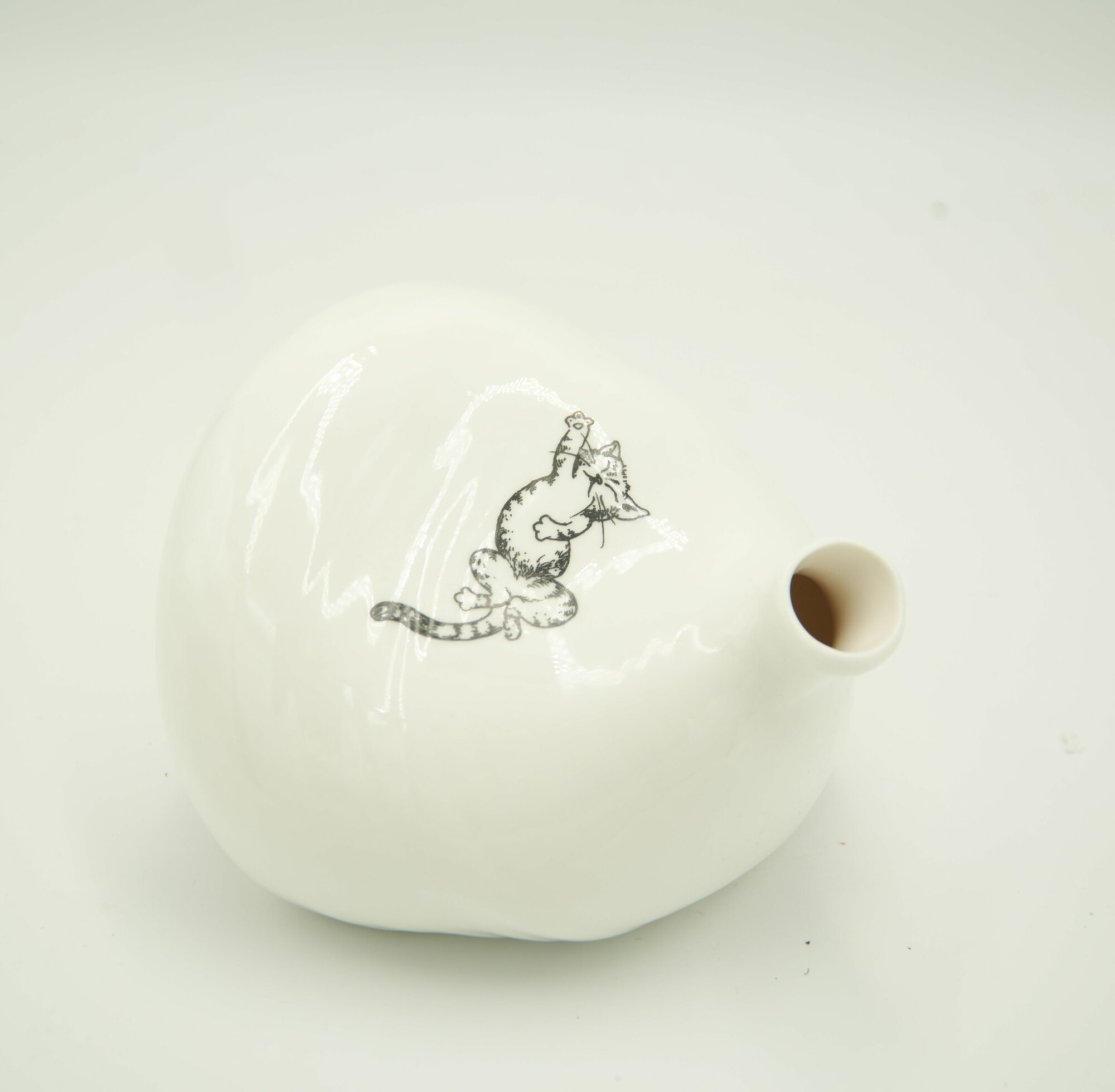 Декоративная ваза Дом для кота 13 см белая Country Artists