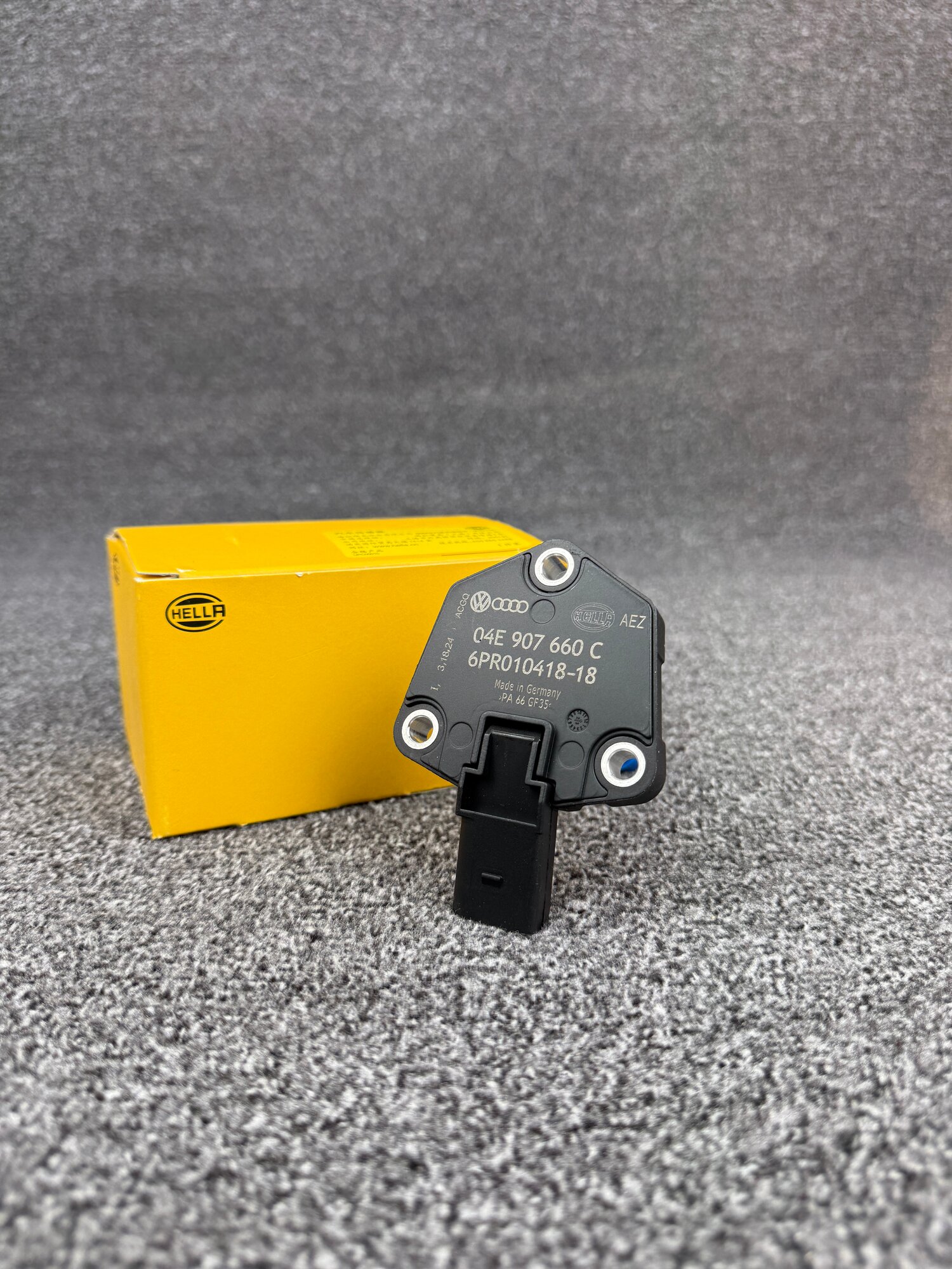 Датчик уровня масла 1.4 TSi VAG 04E907660C Octavia Rapid Tiguan