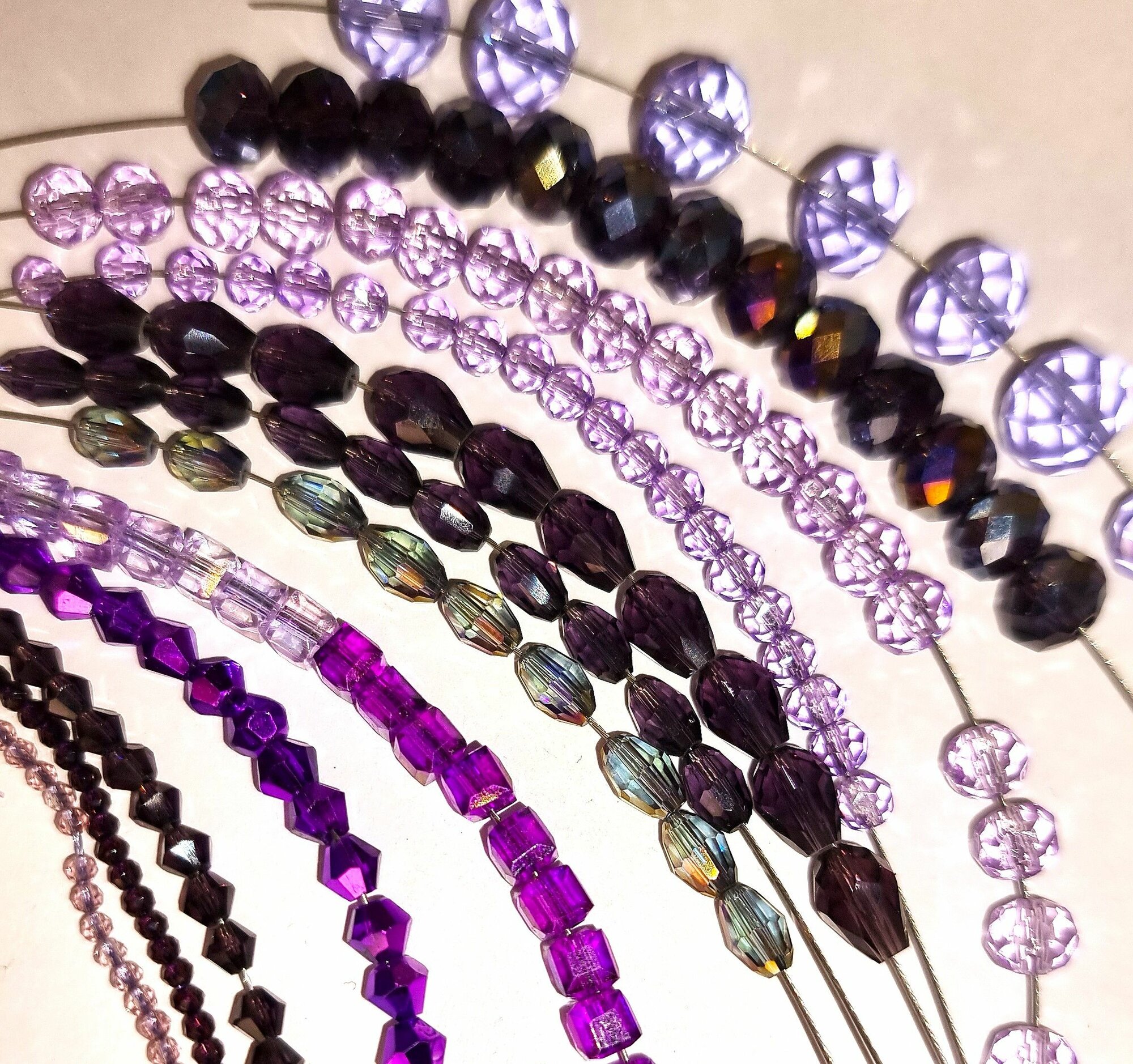 Стеклянные бусины "Фиолетовый блеск". 2-9мм. 242шт.