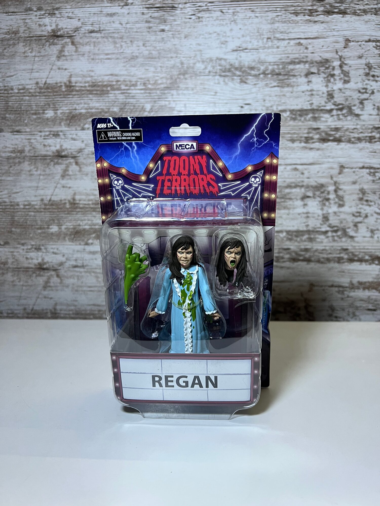 Фигурка Риган МакНил, Экзорцист, Regan , The Exorcist, 13 см, Toony Terrors, от Neca