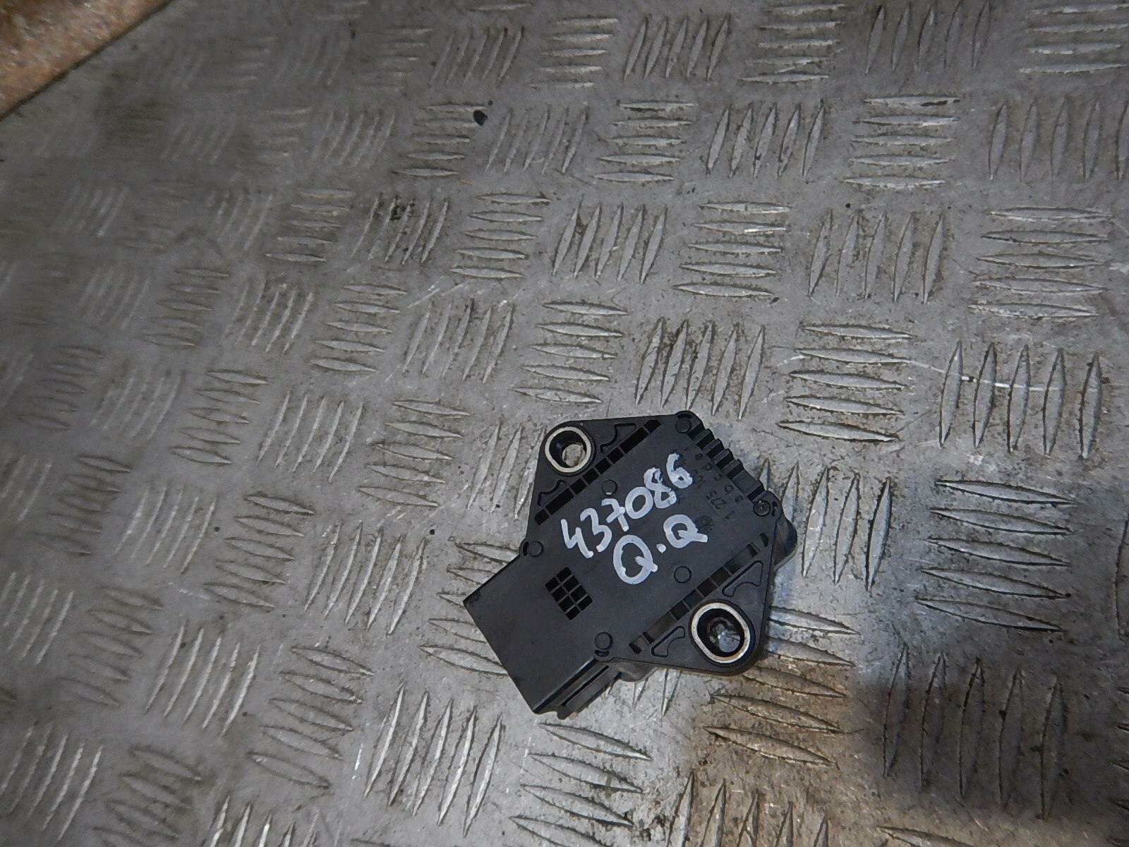 Б/У Датчик ускорения, Nissan (Ниссан)-QASHQAI (07-) NISSAN QUASHQAI (07-) Без видимых повреждений. 437086 NISSAN арт. 47...