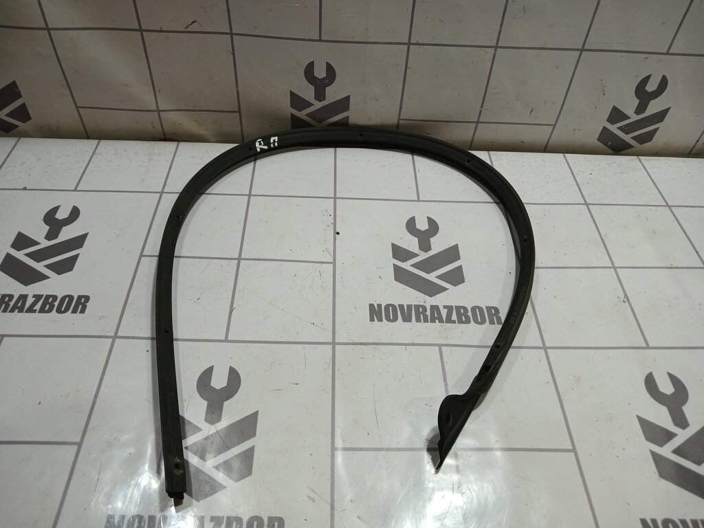 Уплотнитель двери LADA VESTA 15-19