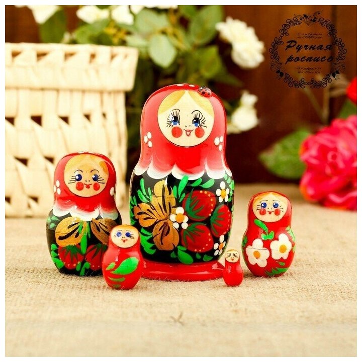 Матрёшка Божья коровка , красное платье, 5 кукольная, 9-11 см