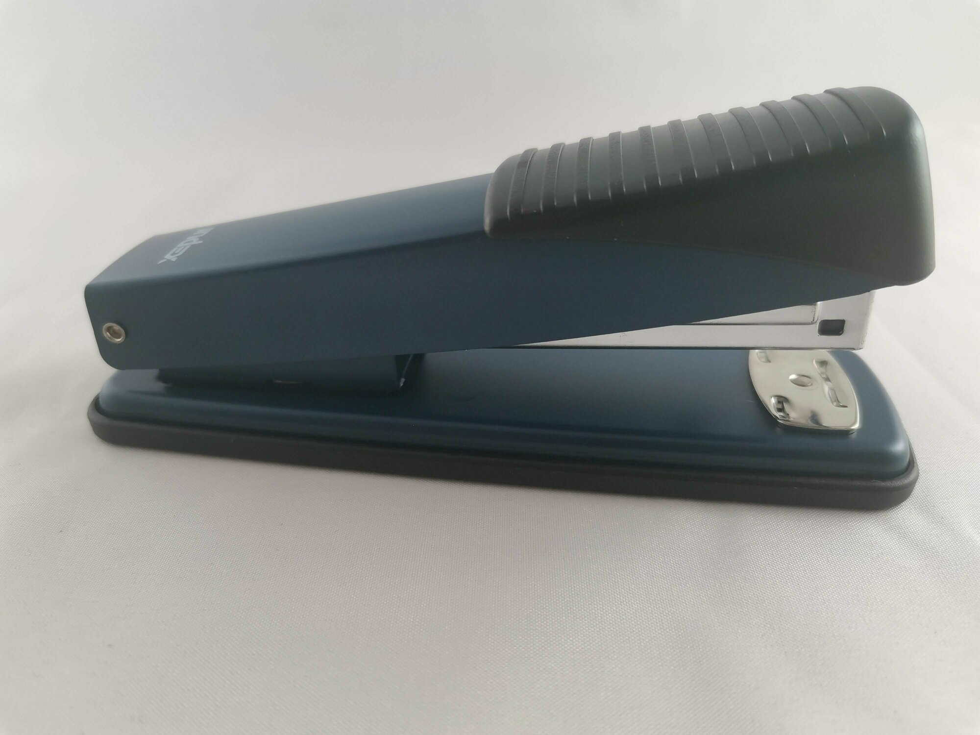 Степлер канцелярский для бумаги, металлический корпус