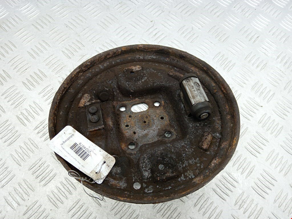Кожух защитный тормозного диска Ford Fiesta 5 1522945 арт. 2024979